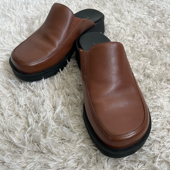 croft & barrow | Shoes | Croft Barrow St Anne Leather Twin Gore Mule In Whiskey | Poshmark